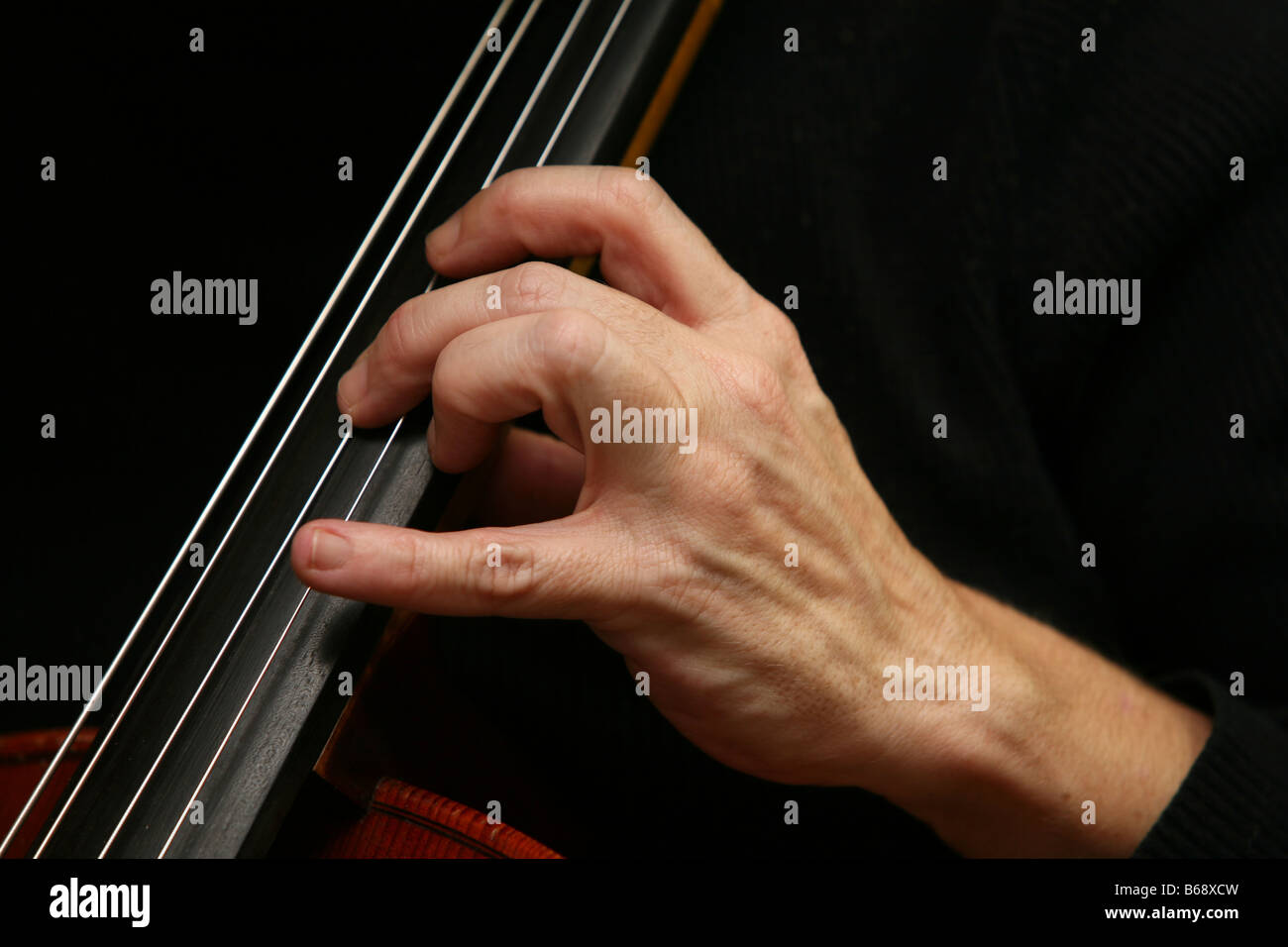 Lady cellist hi-res stock photography and images - Alamy