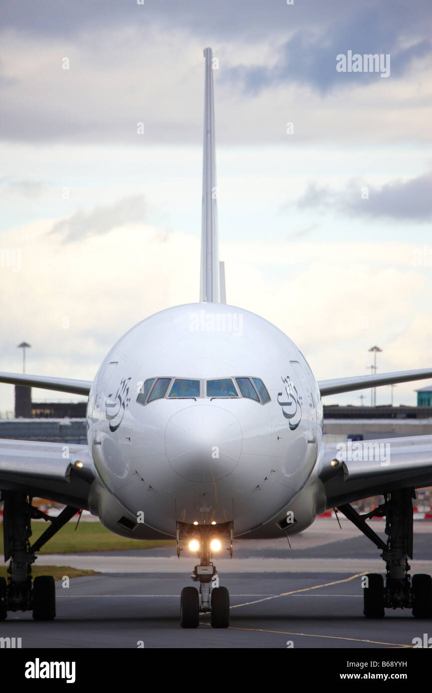 Passenger commercial airliner Stock Photo - Alamy