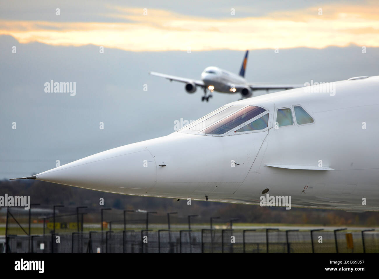 Passenger commercial airliner Stock Photo - Alamy