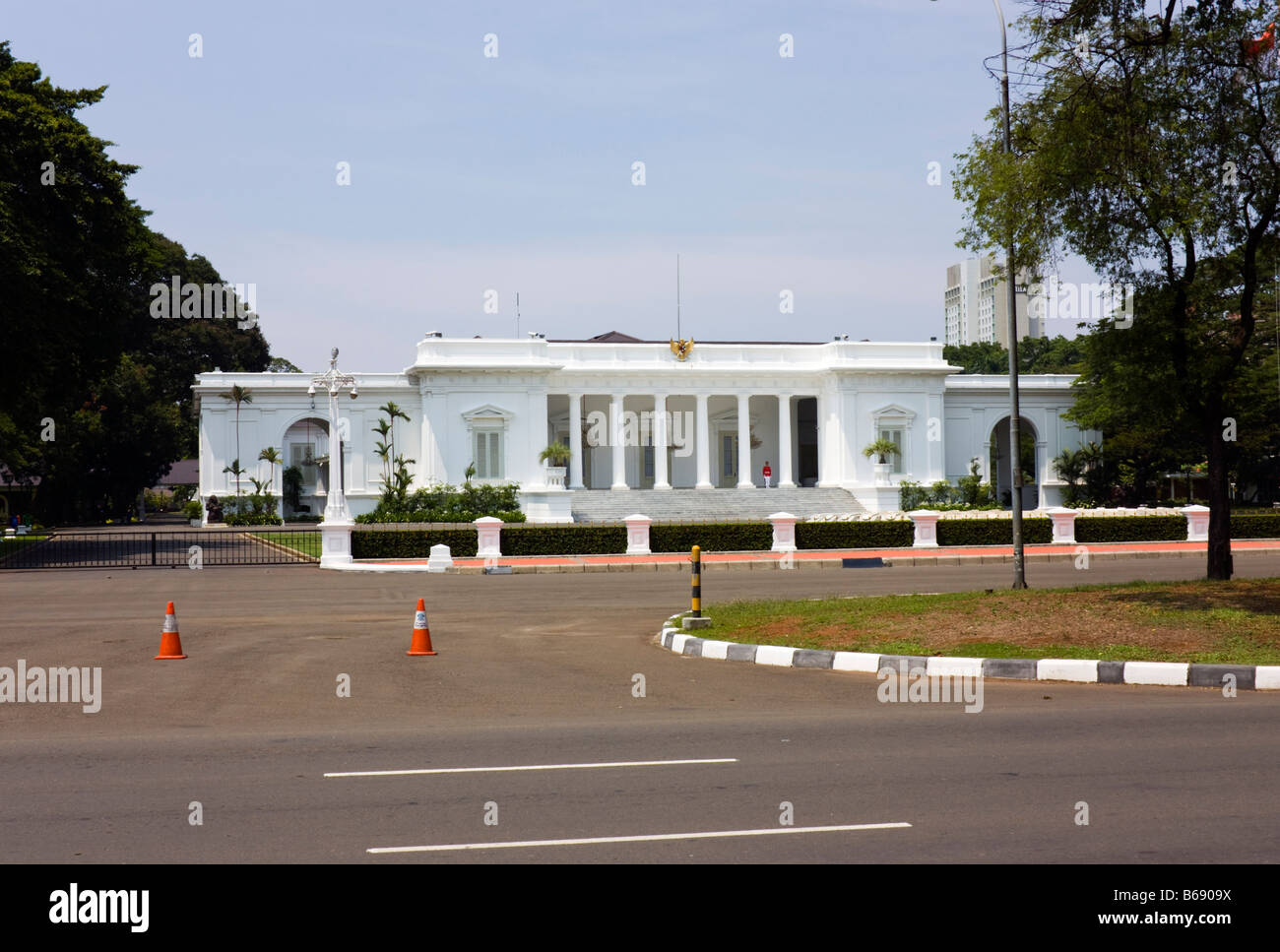 The Presidential Palace in Jakarta Stock Photo - Alamy