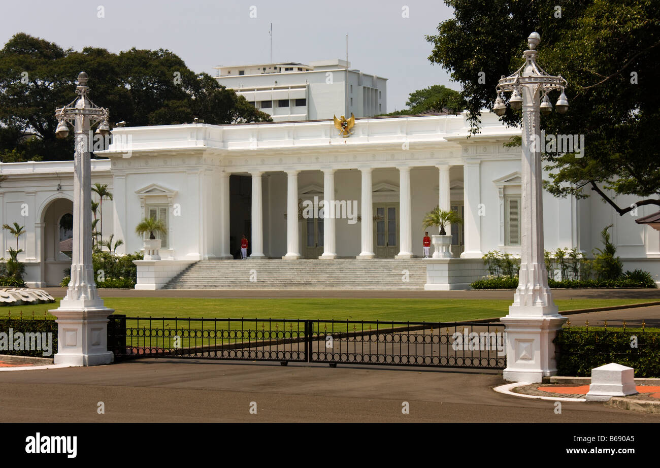 The Presidential Palace in Jakarta Stock Photo - Alamy