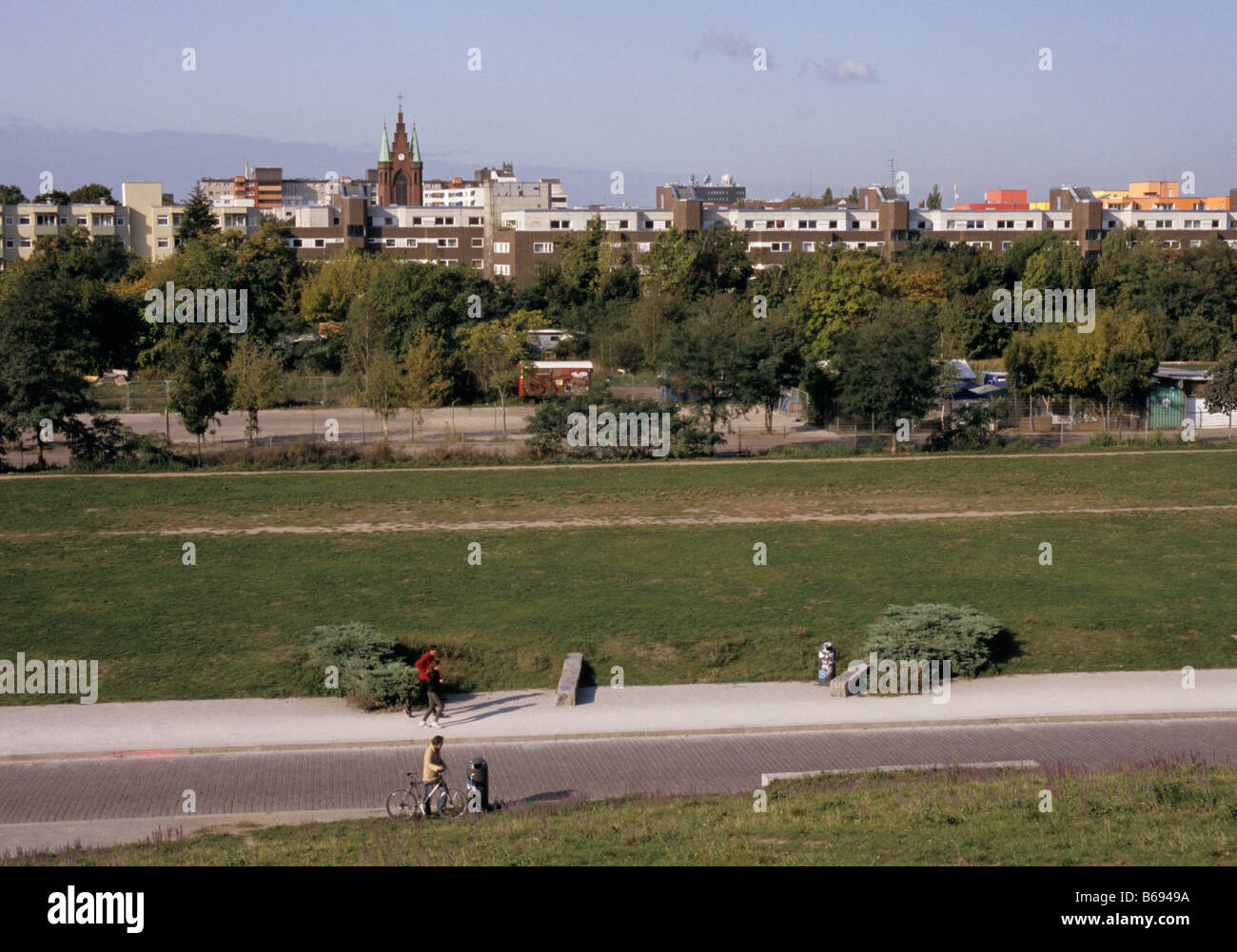 Mauerpark horizontal hi-res stock photography and images - Alamy
