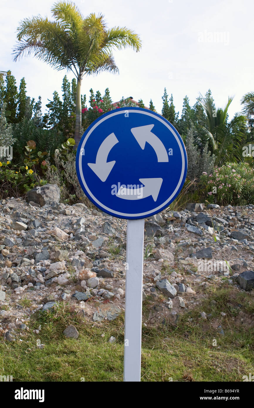 traffic circle sign indicating correct traffic flow Stock Photo - Alamy