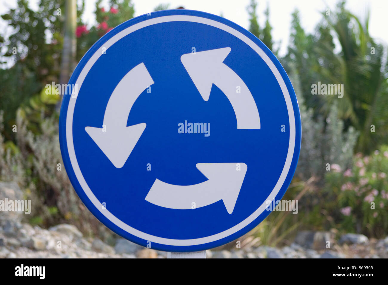 Road sign traffic rotary hi-res stock photography and images - Alamy