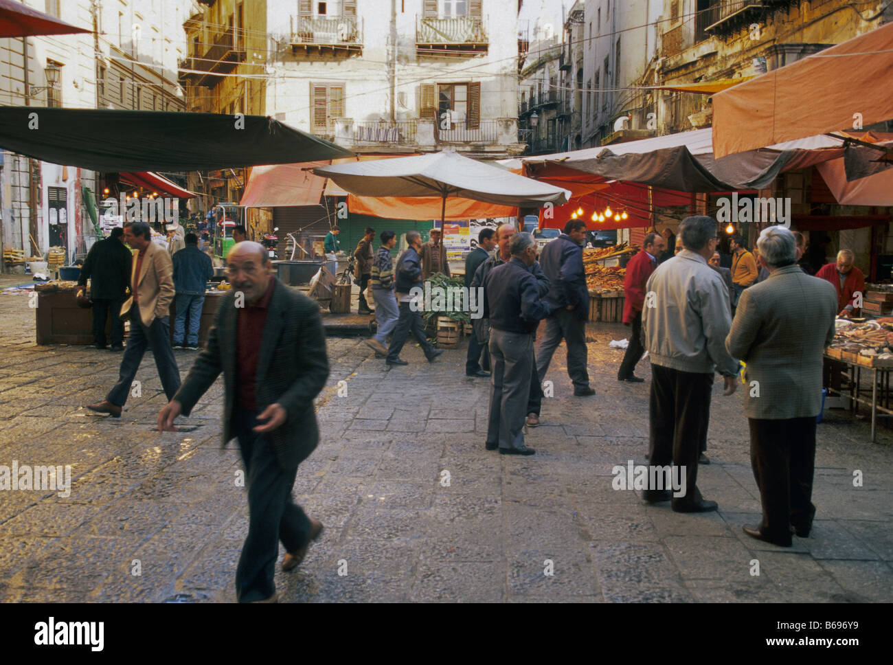 La Vucciria Market fish stalls at Piazza Caracciolo in Taormina Messina ...