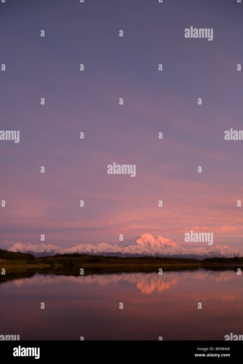 Mount denali reflection pond hi-res stock photography and images - Alamy