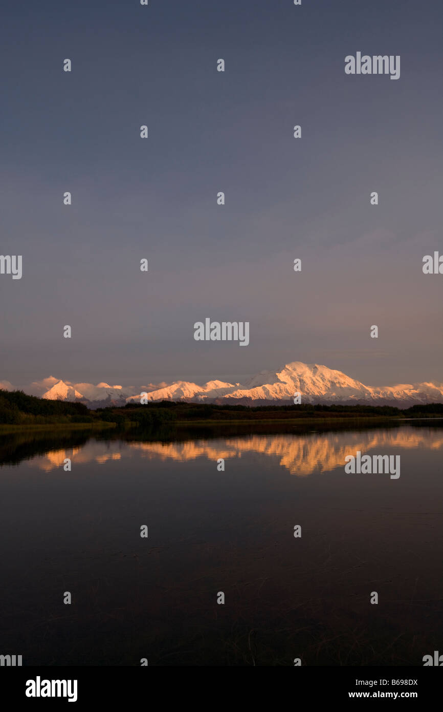 Denali reflection pond people hi-res stock photography and images - Alamy