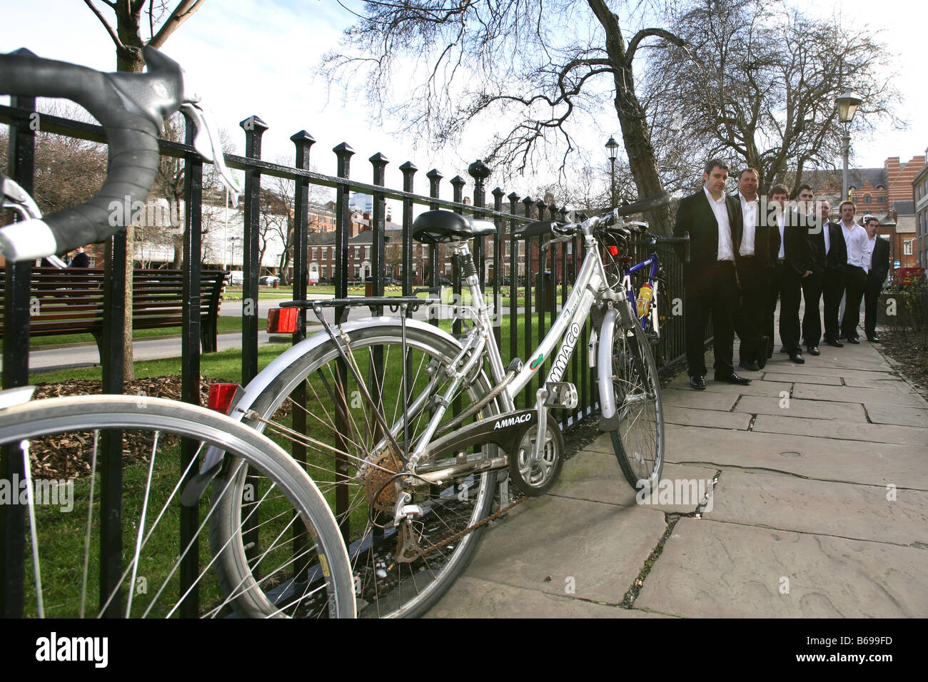 Business people stood in line hi-res stock photography and images - Alamy