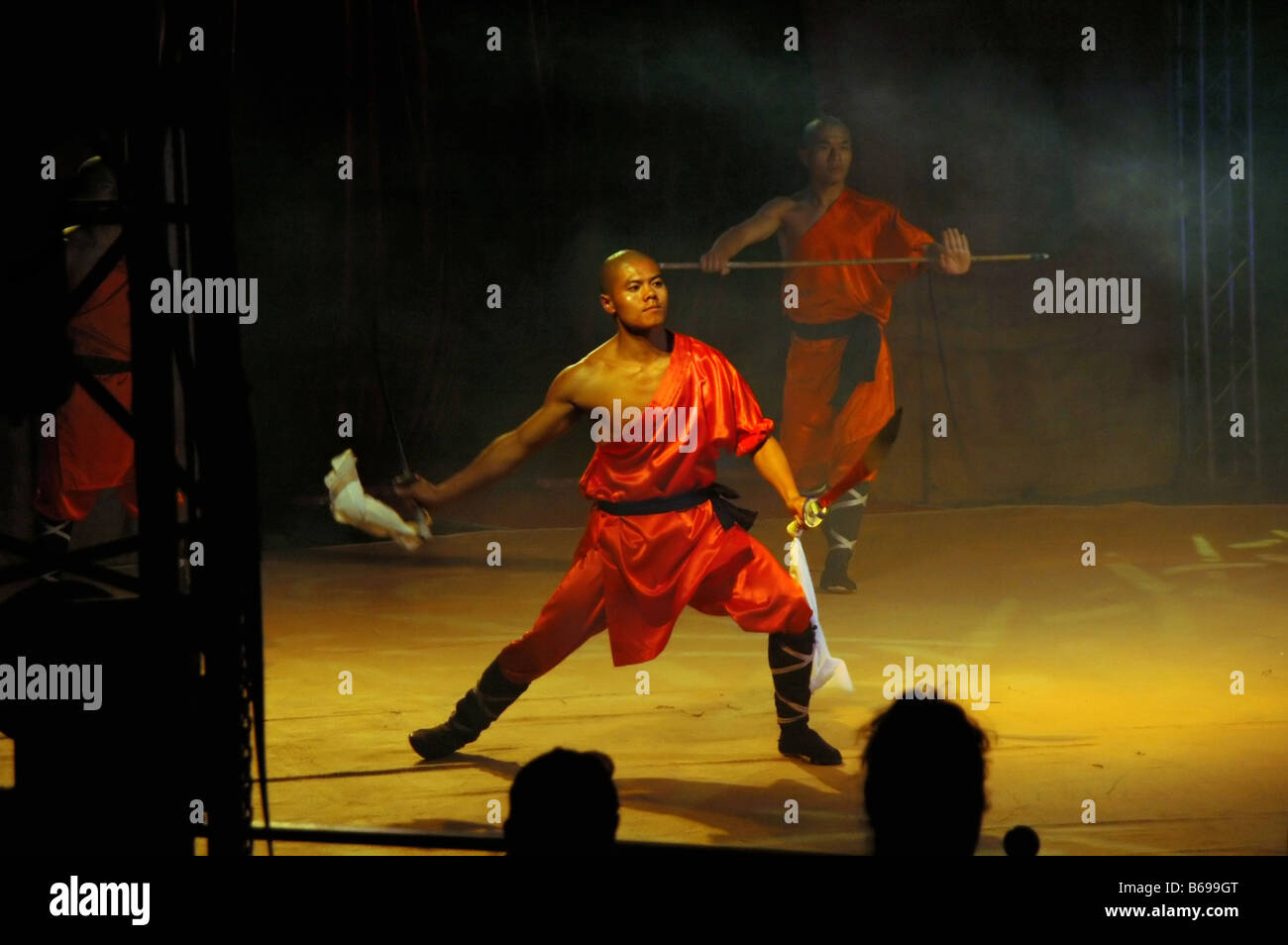Kung fu performers of the Chinese state circus Stock Photo - Alamy