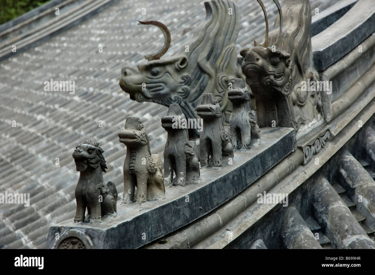 Chinese roof figures hi-res stock photography and images - Alamy