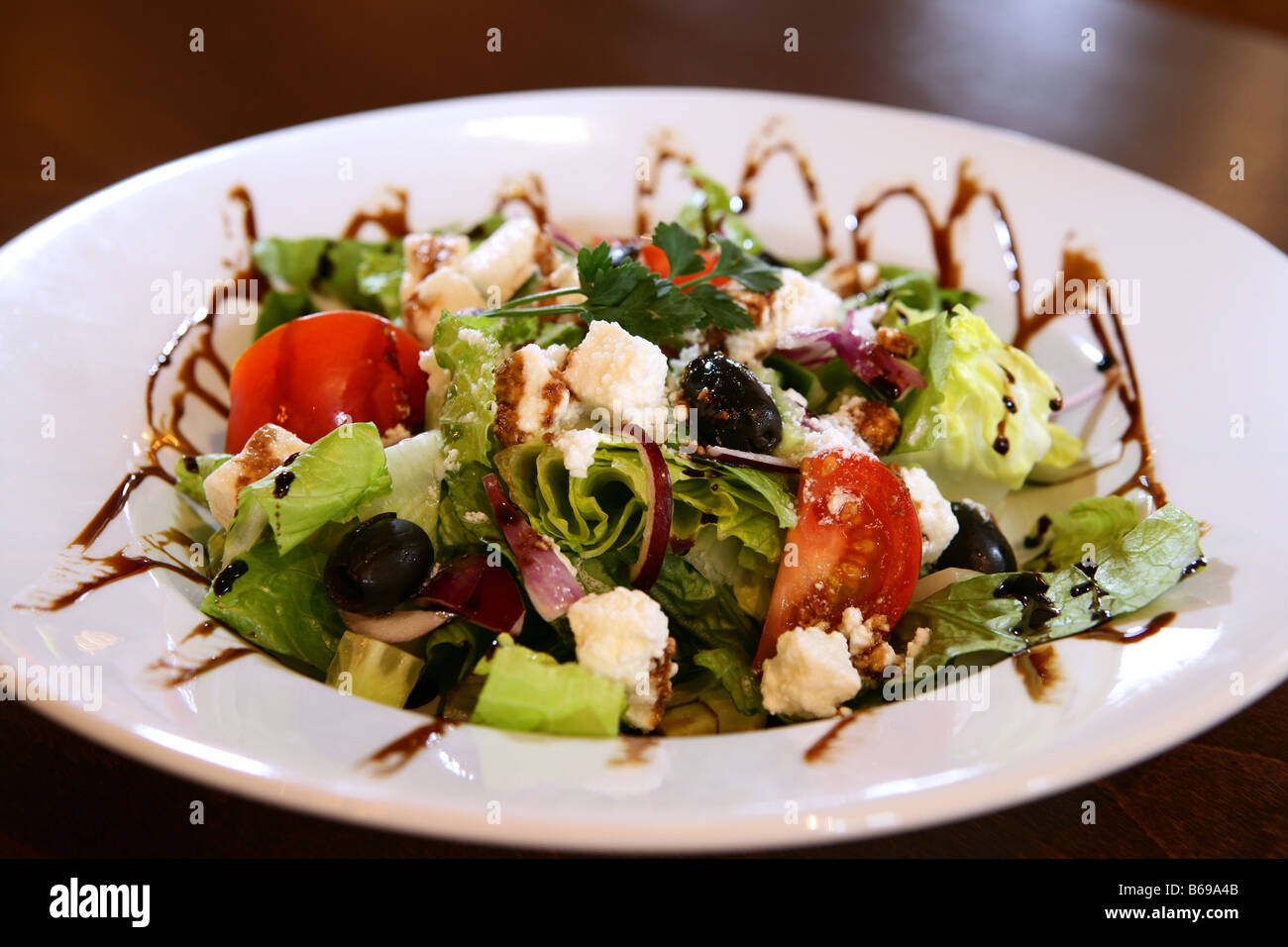 Plate of salad Stock Photo - Alamy