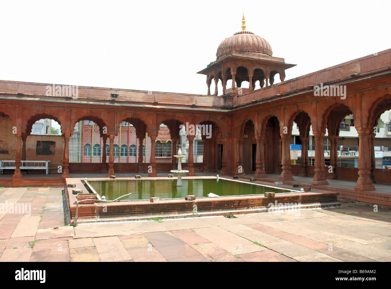 Fountain inside Moti Masjid, Bhopal, Madhya Pradesh. India. Moti Masjid ...