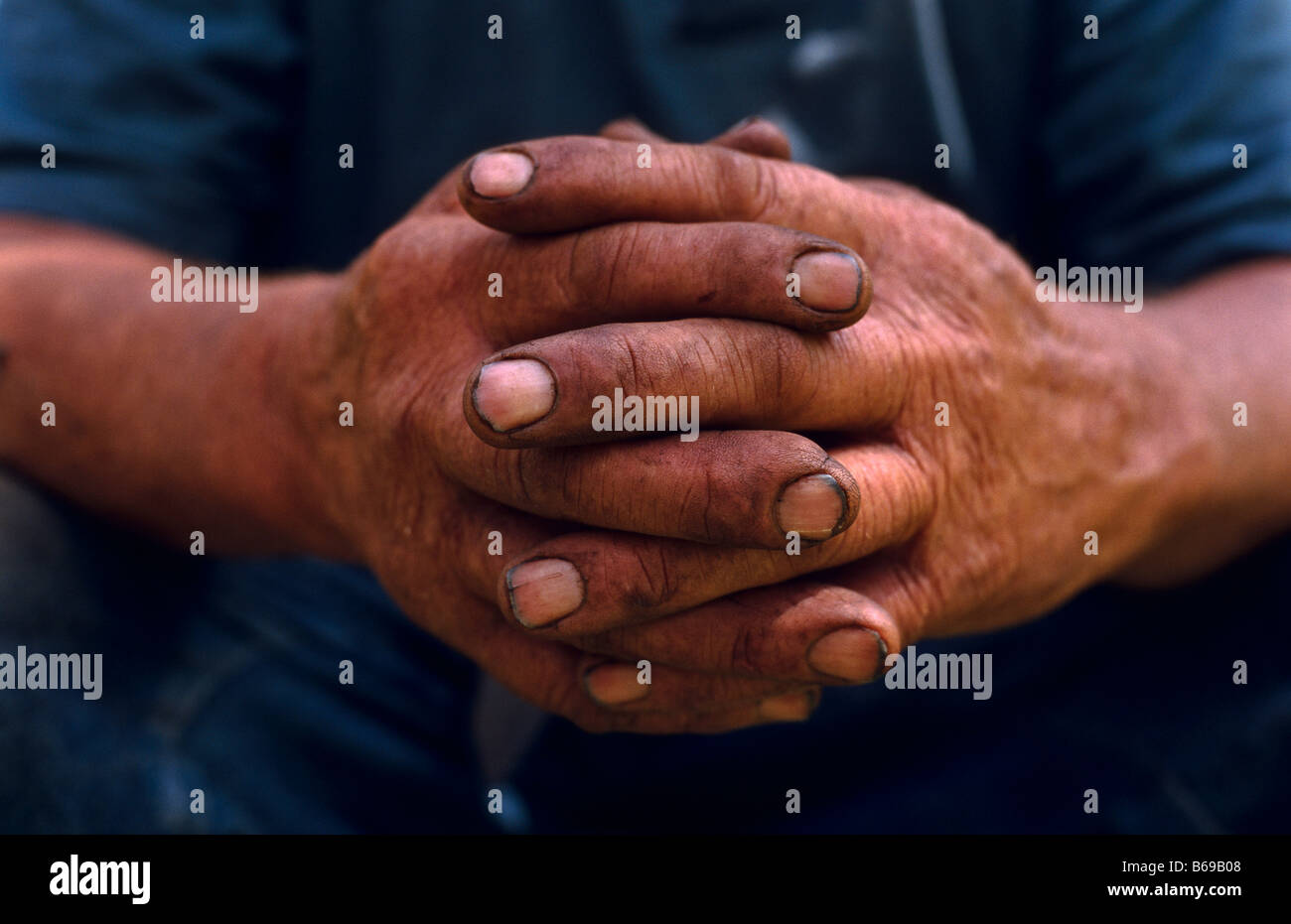 Dirty fingernails hi-res stock photography and images - Alamy