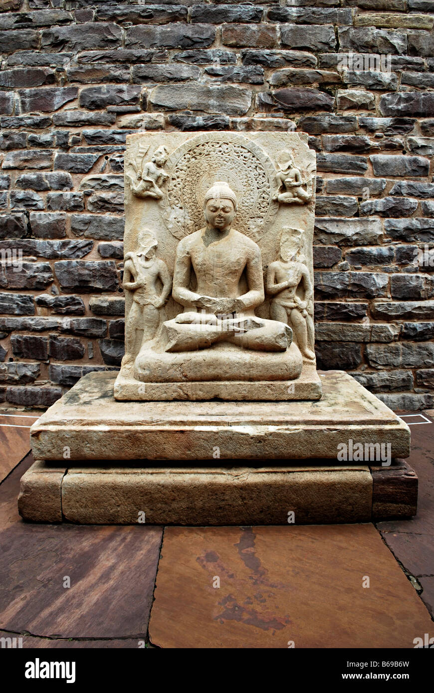 Stupa 1 or Great Stupa : Buddha Statue inside the Stupa premises ...