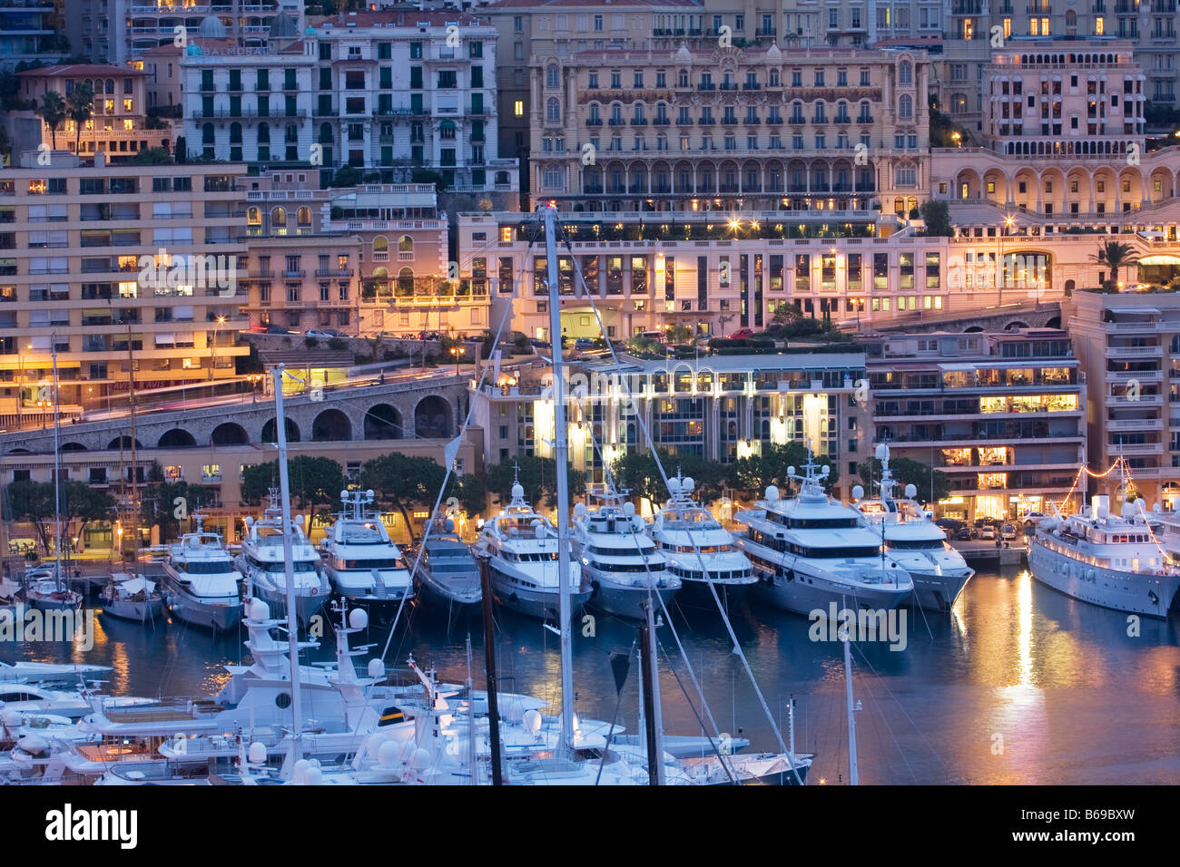 Harbour overview hi-res stock photography and images - Alamy