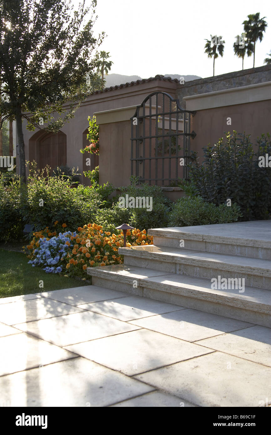 Entry garden hi-res stock photography and images - Alamy