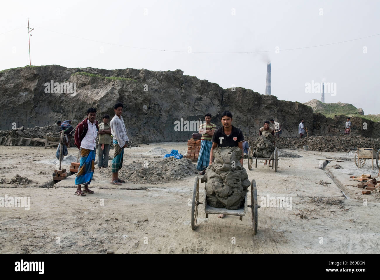 A brickfield in Bangladesh Stock Photo - Alamy