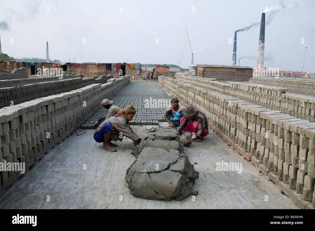 A brickfield in Bangladesh Stock Photo - Alamy