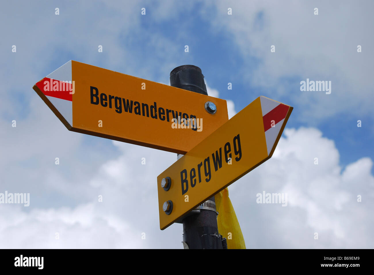 Diverging sign hi-res stock photography and images - Alamy