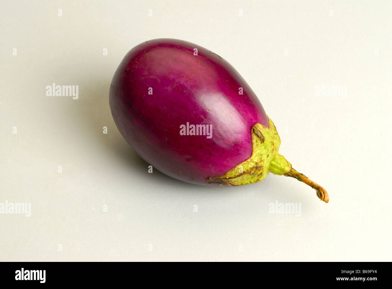 Indian vegetables eggplant aubergine brinjal hi-res stock photography ...