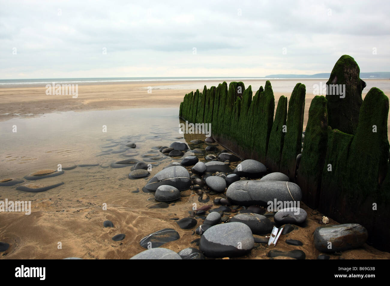 Beach groin hi-res stock photography and images - Alamy