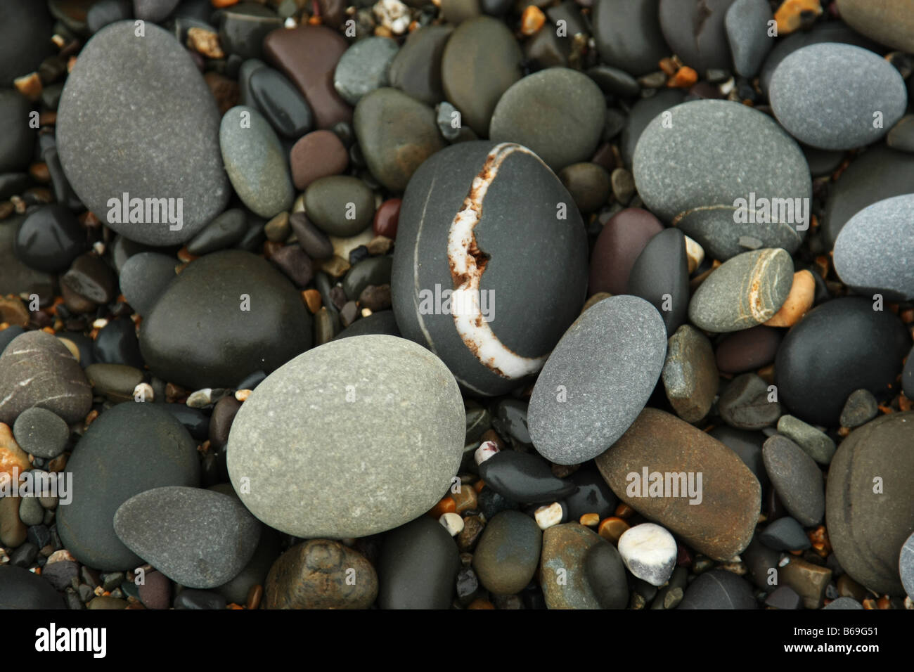 Beach pebbles hi-res stock photography and images - Alamy