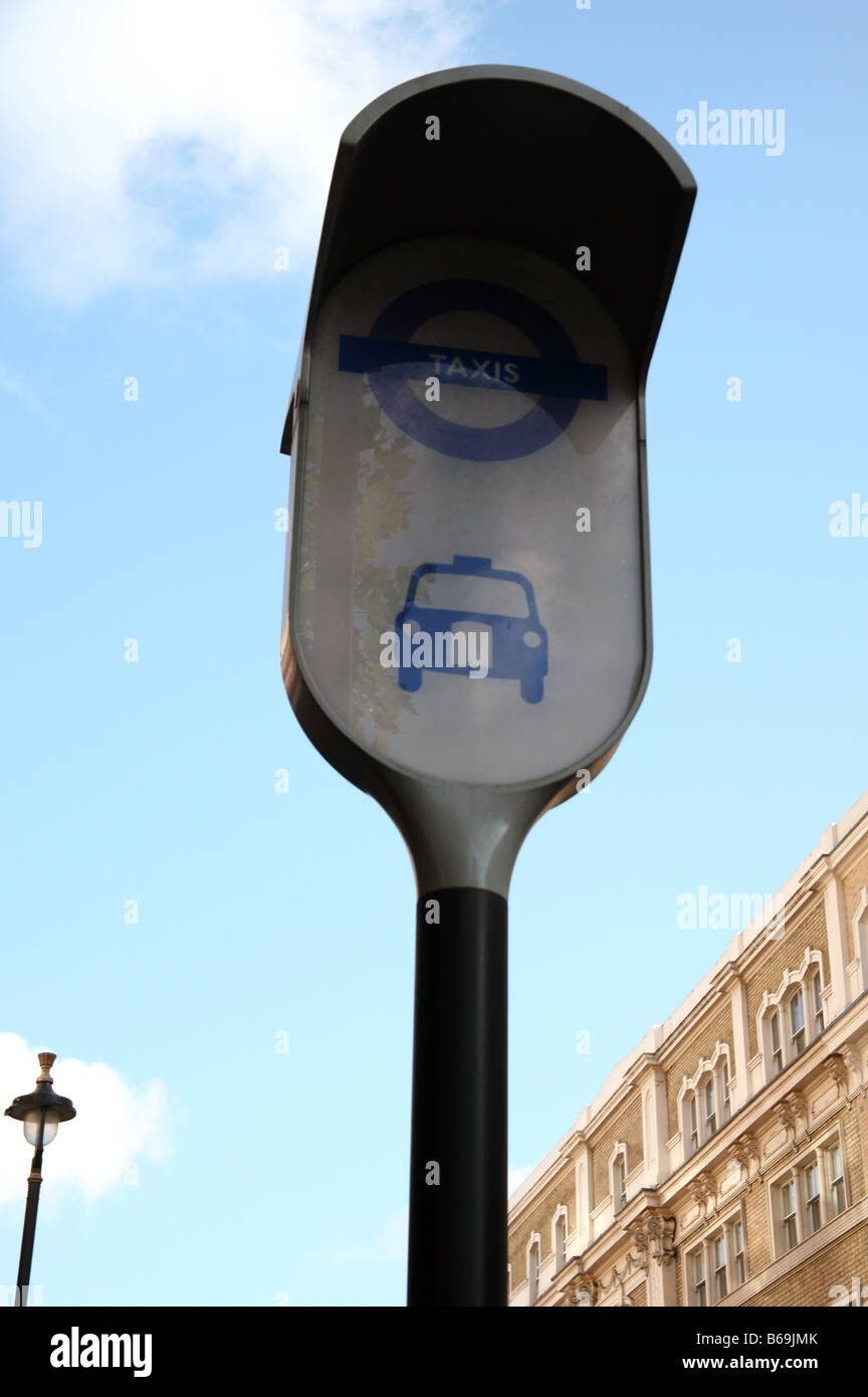 Taxi rank sign hi-res stock photography and images - Alamy