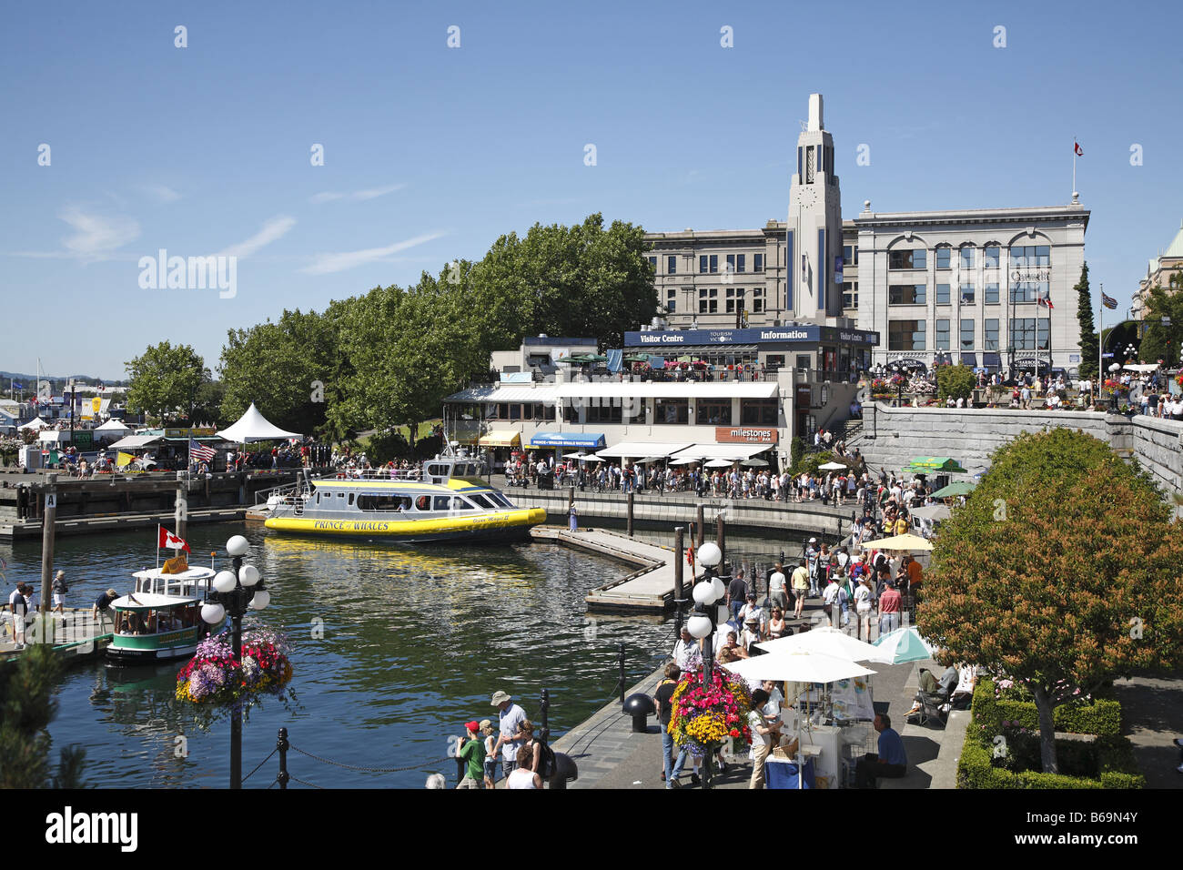 Waterfront boardwalk victoria bc hi-res stock photography and images ...