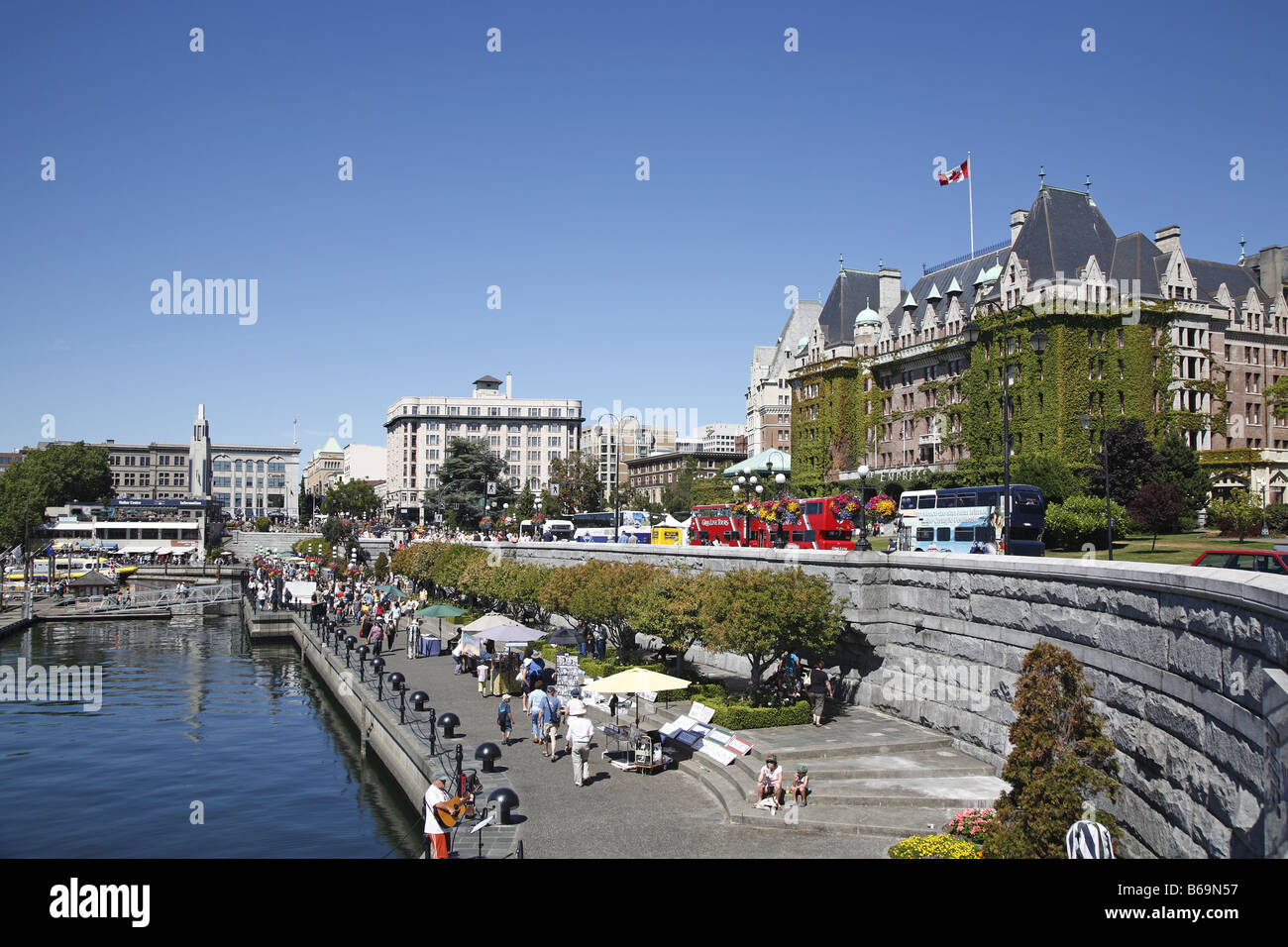 Waterfront boardwalk victoria bc hi-res stock photography and images ...