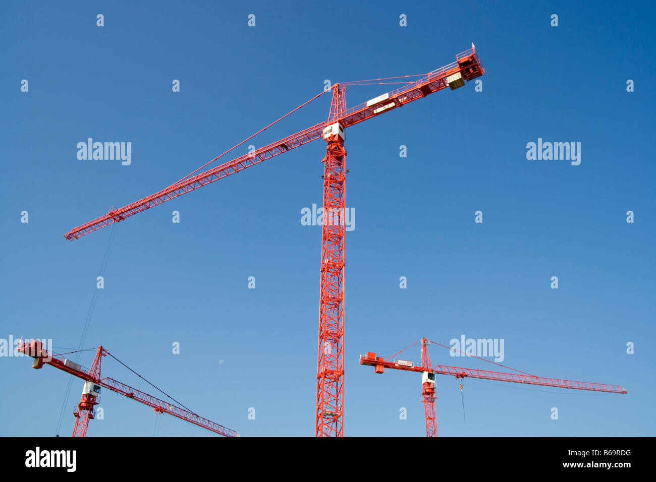 Building construction crane hi-res stock photography and images - Alamy