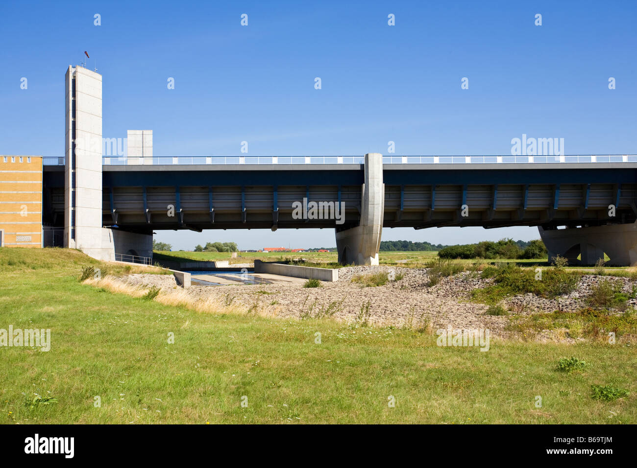 Mittellandkanal hi-res stock photography and images - Alamy