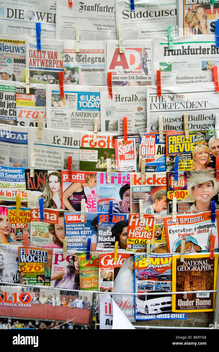Magazines newspapers hi-res stock photography and images - Alamy