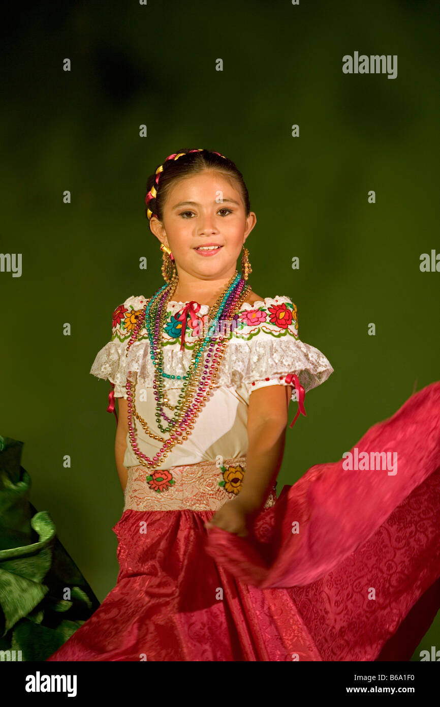 Mexico, Yucatan, Merida, Girl dancing local folklore Stock Photo - Alamy