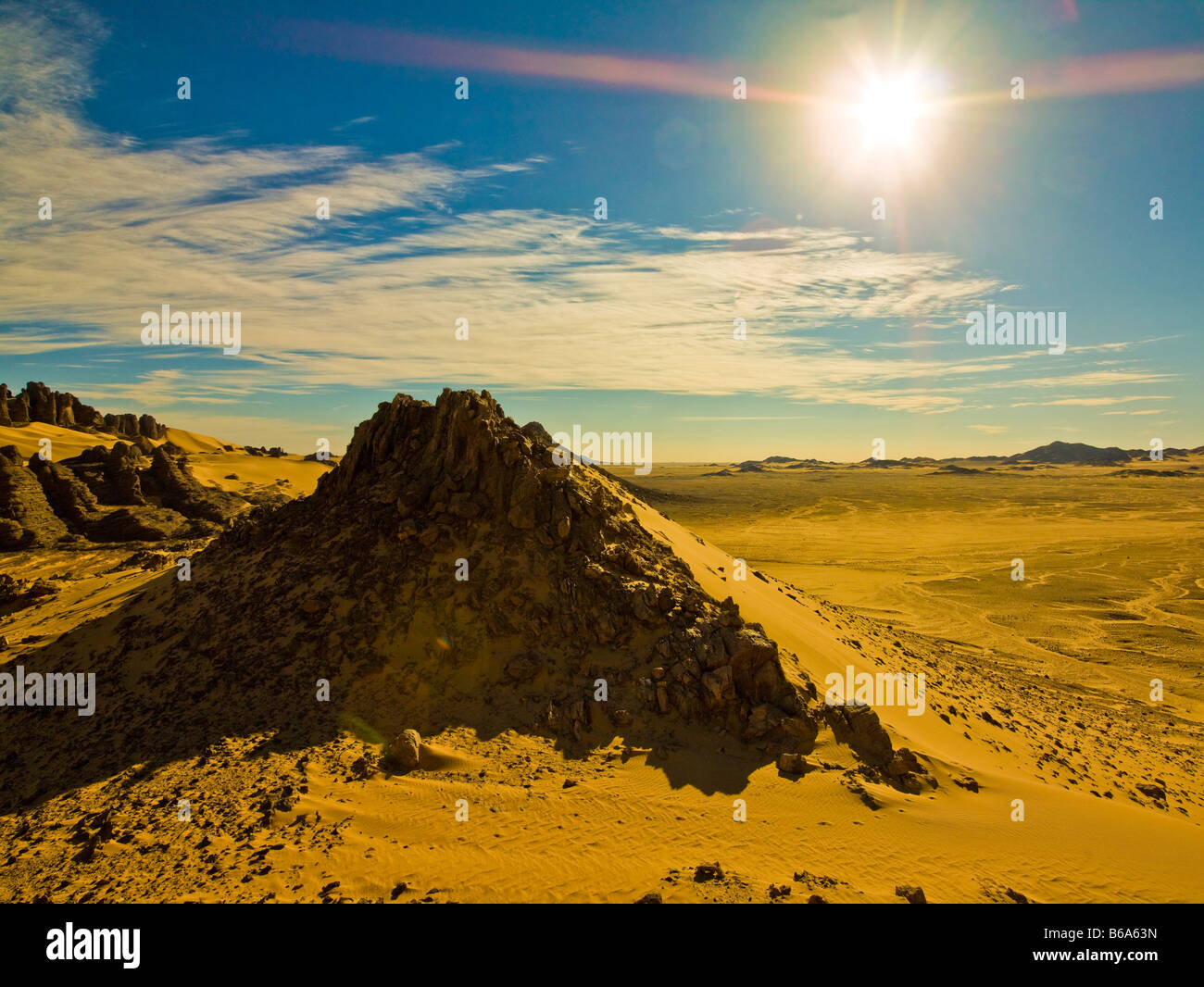 Rockformation in the algerian Sahara Stock Photo - Alamy