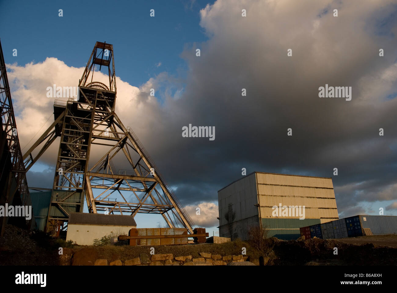 South crofty mine hi-res stock photography and images - Alamy