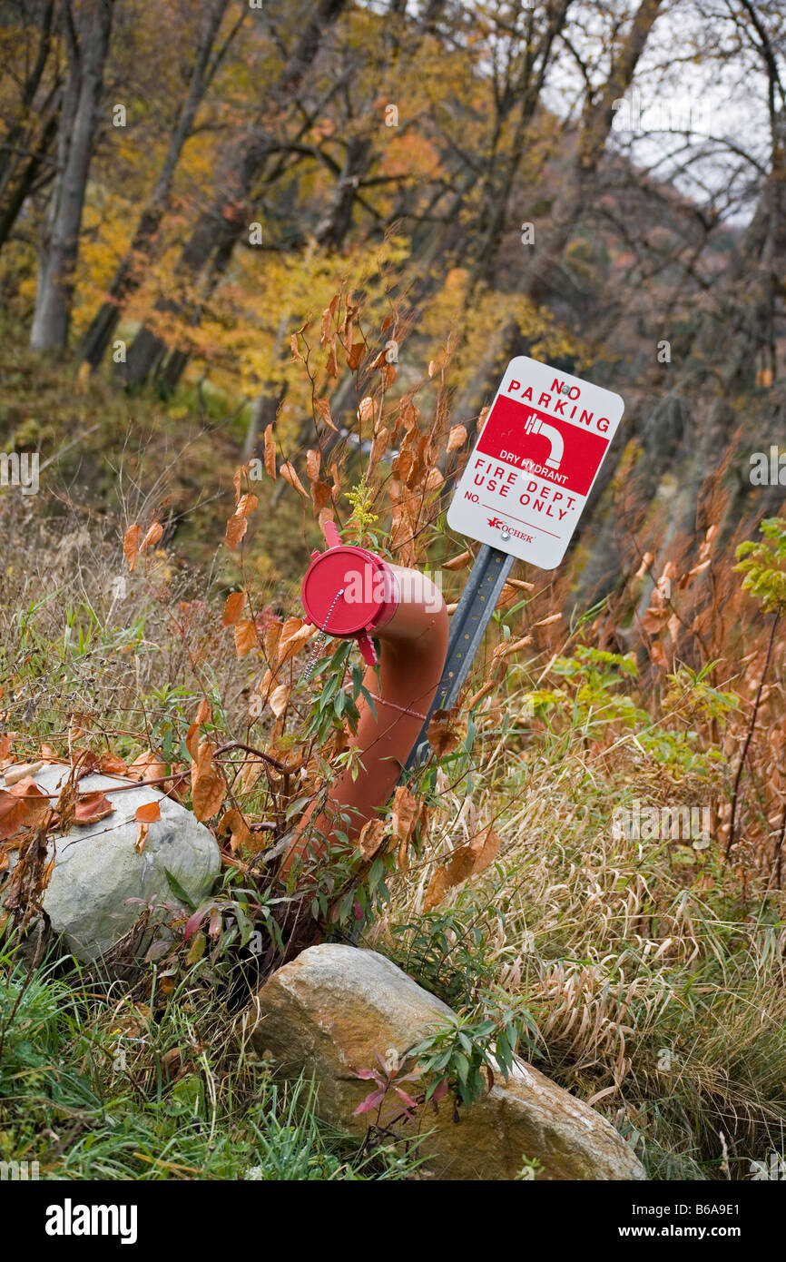 Water hydrant sign hi-res stock photography and images - Alamy