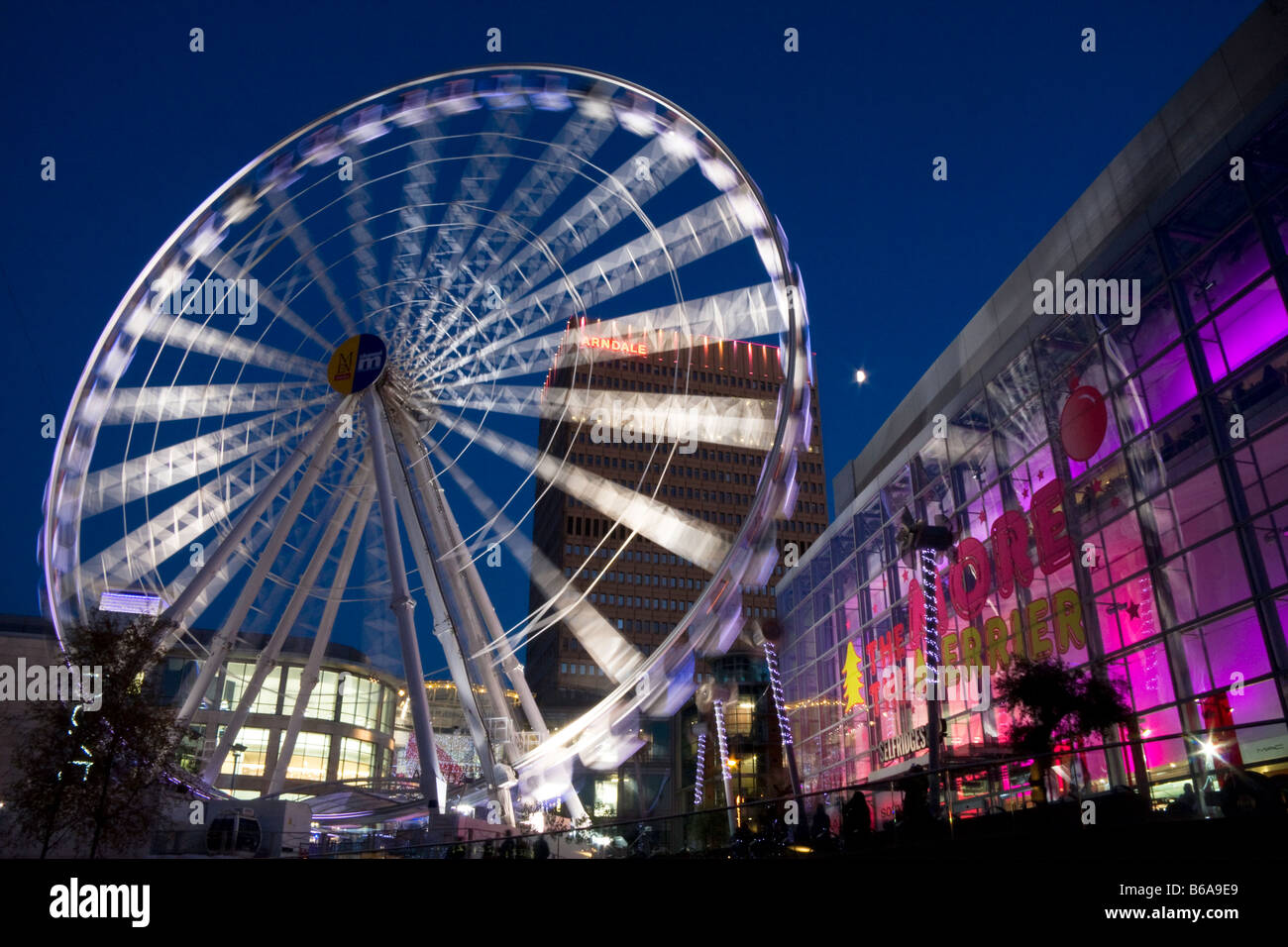 Manchester at night with the wheel hi-res stock photography and images ...