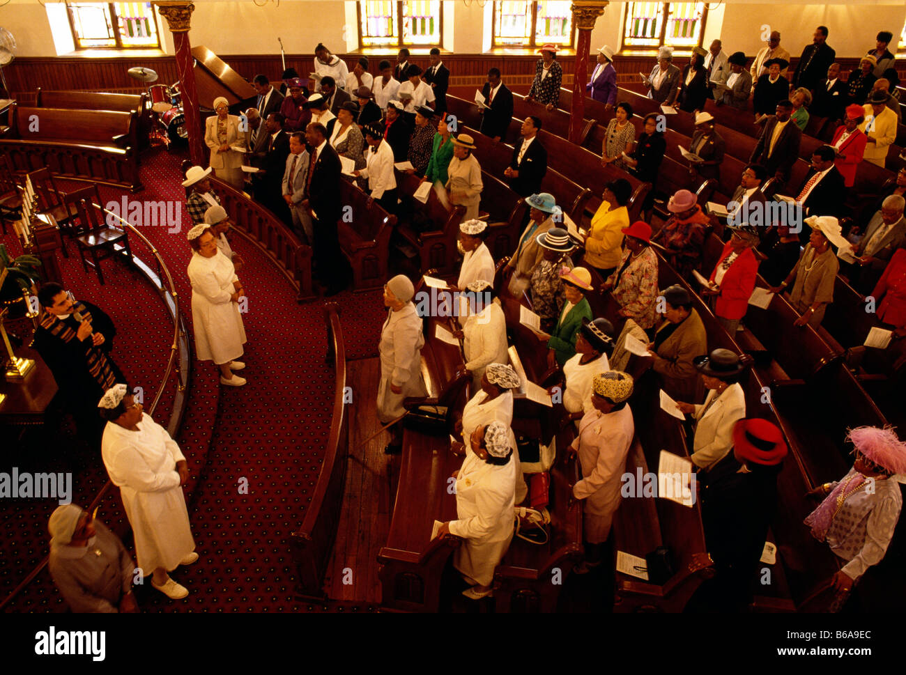 African american congregation hi-res stock photography and images - Alamy