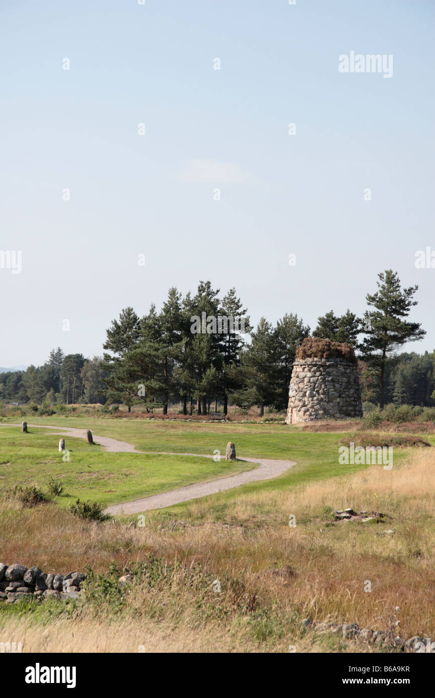 Cairn and grave markers at the site of the Battle of Culloden 16th ...