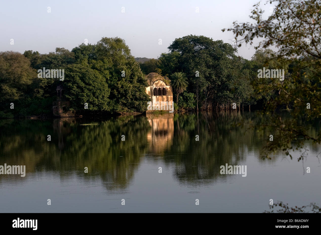 Jogi Mahal forest rest house Ranthambhore National Park India Stock ...
