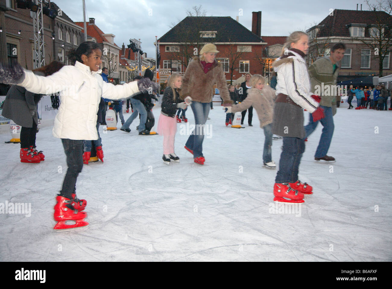 Dutch girls skating hi-res stock photography and images - Alamy