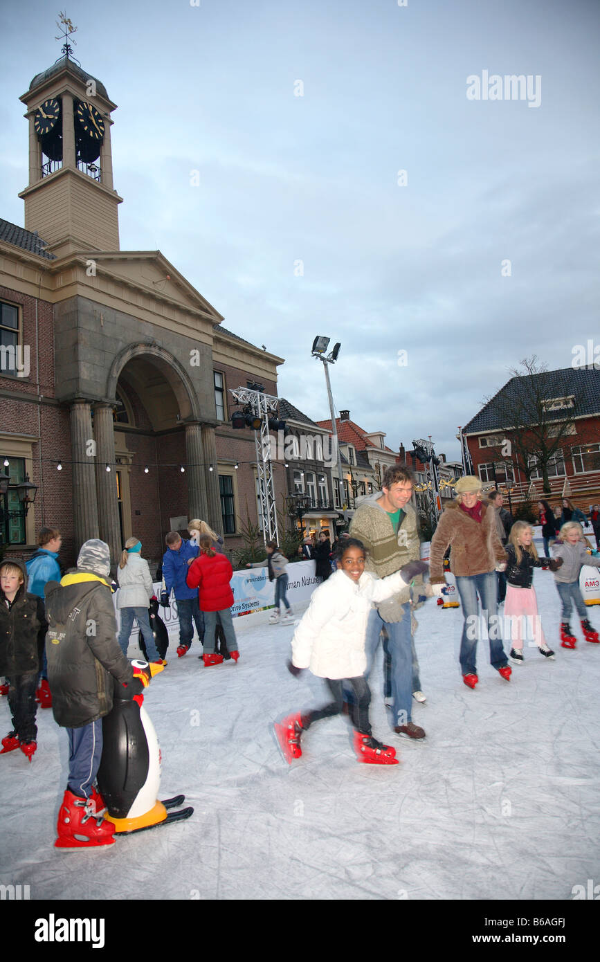 Dutch girls skating hi-res stock photography and images - Alamy