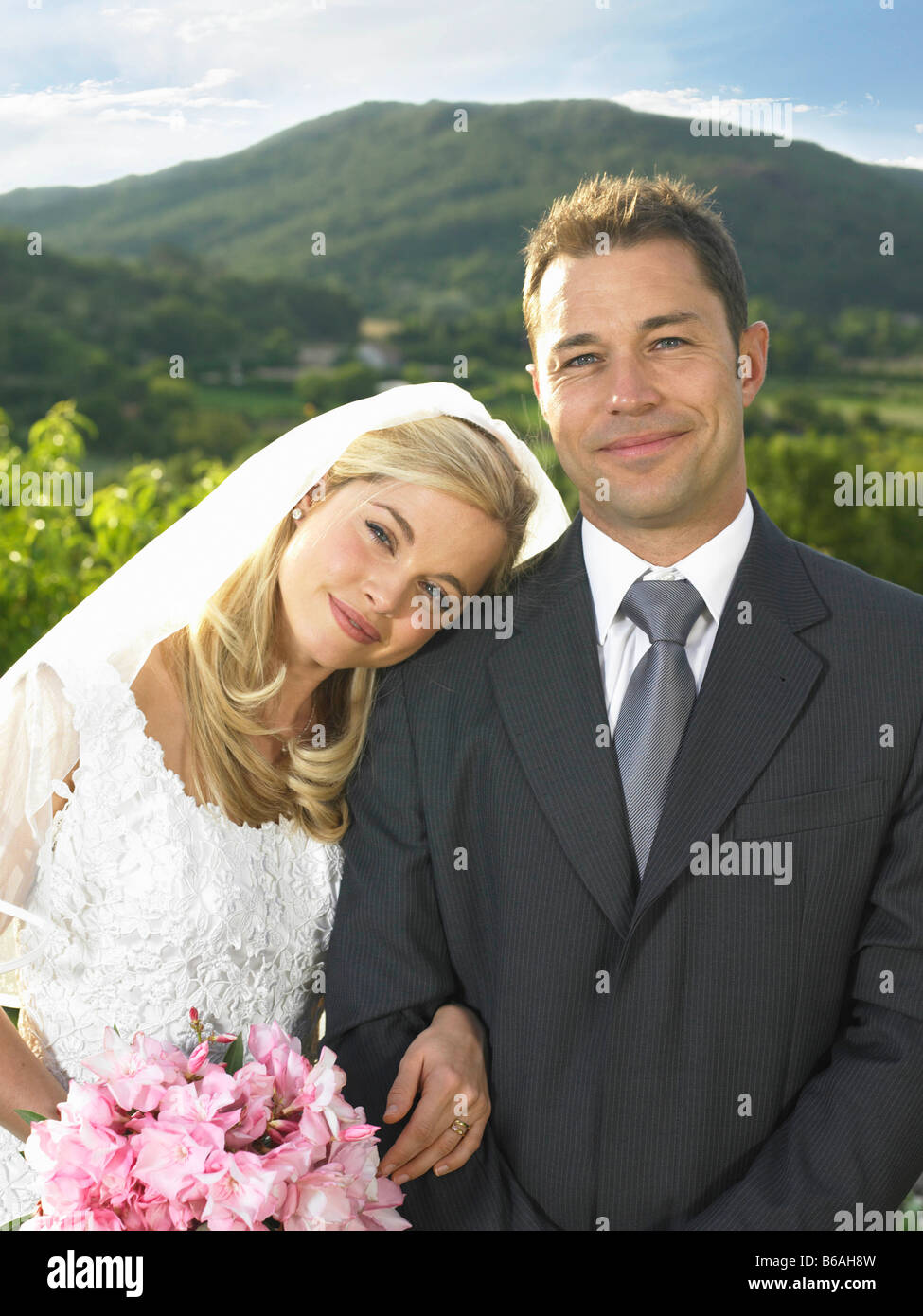 Portrait of bride and groom Stock Photo - Alamy