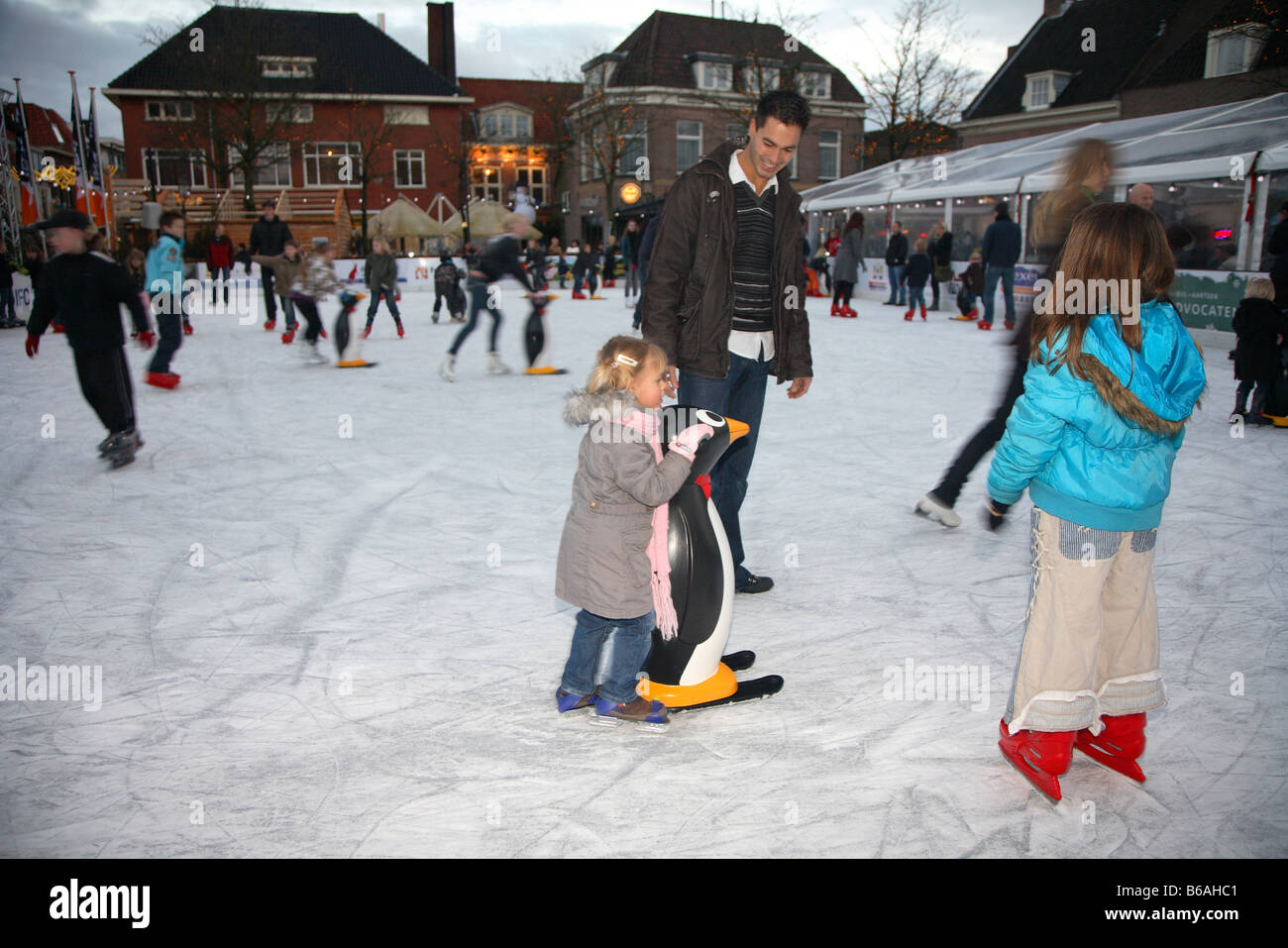 Dutch girls skating hi-res stock photography and images - Alamy