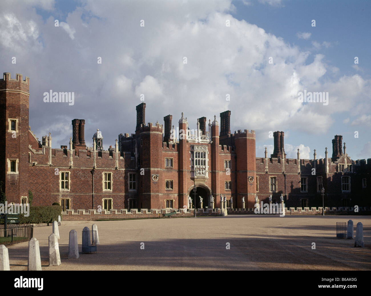 Hampton court palace moat bridge hi-res stock photography and images ...