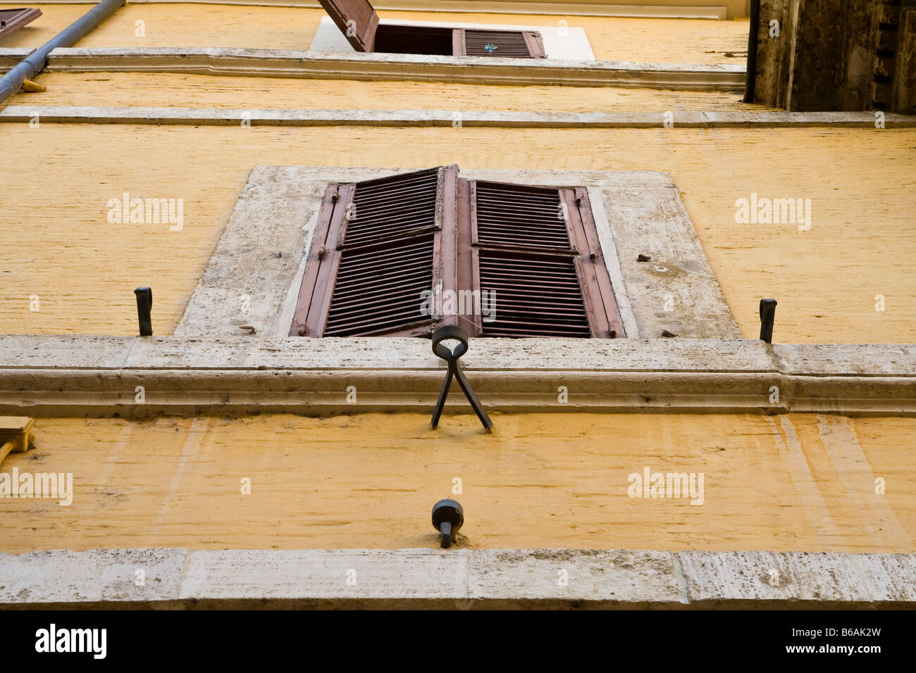 Traditional Italian window shutter Stock Photo - Alamy