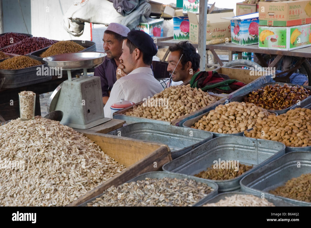 Selling nuts hi-res stock photography and images - Alamy