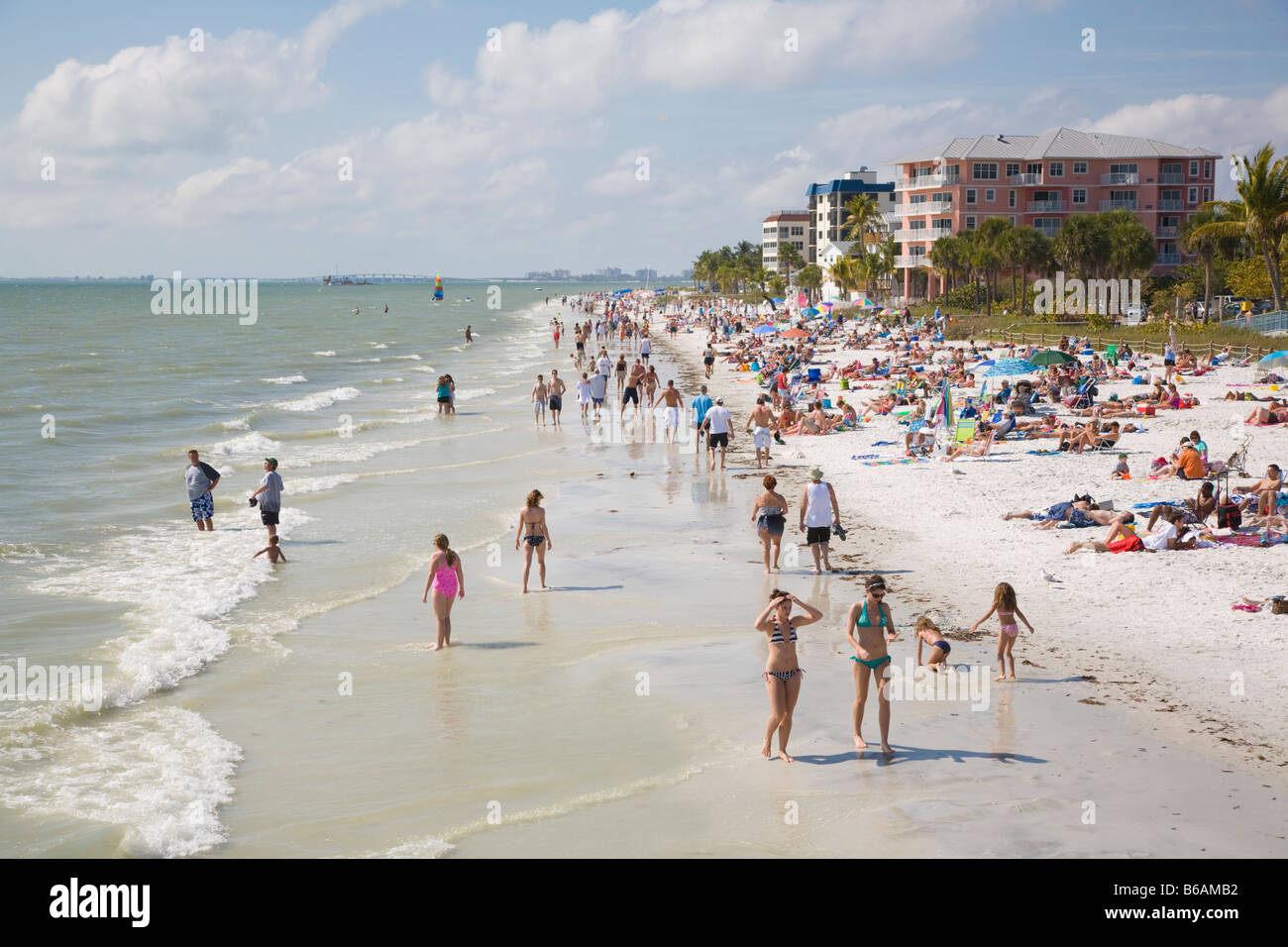 Spring break and vacation crowds on Fort Myers Beach on the southwest ...