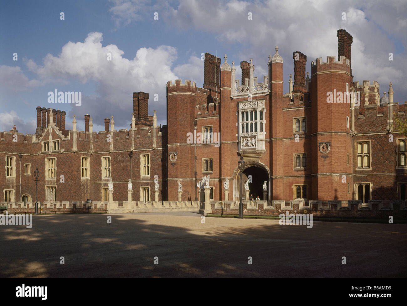 Henry viii court hi-res stock photography and images - Alamy