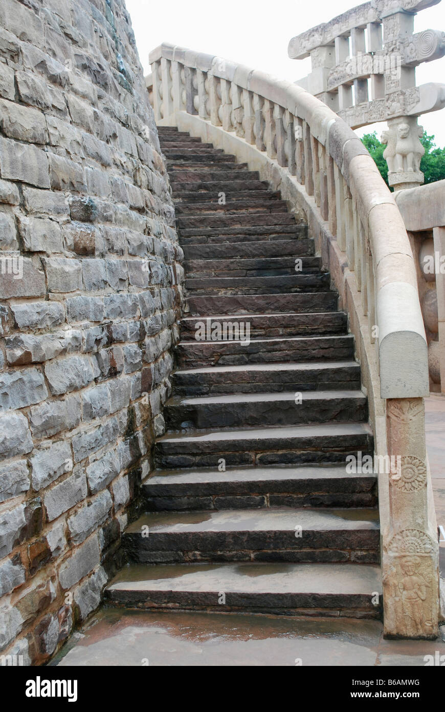 Stupa 1 or Great Stupa : Stairway , Sanchi, Madhya Pradesh, India Stock ...